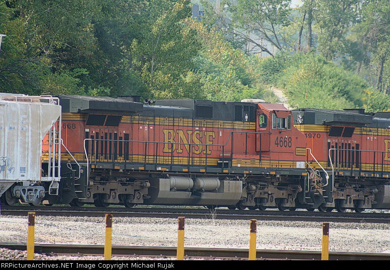 BNSF 4668